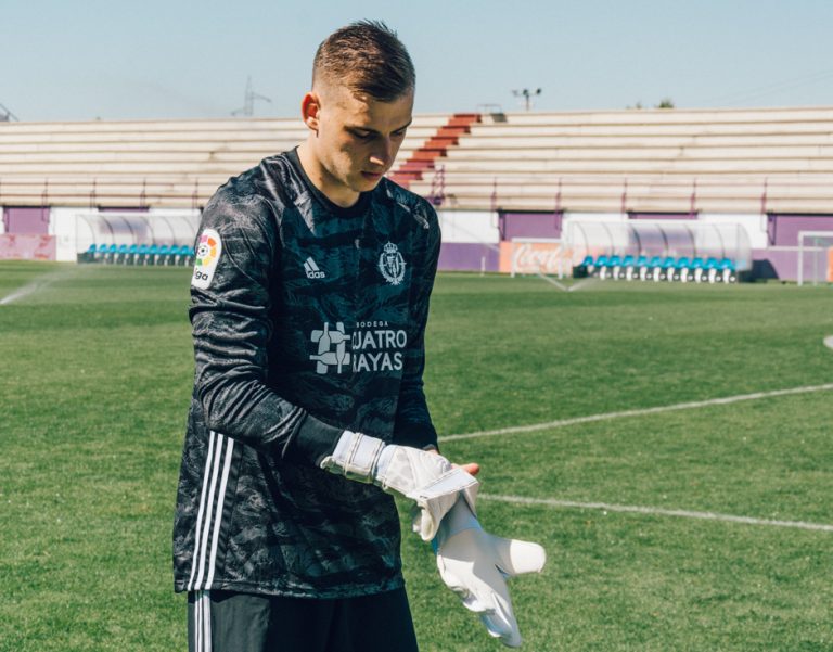 El Almería valora la opción de Andriy Lunin - Pucela Fichajes